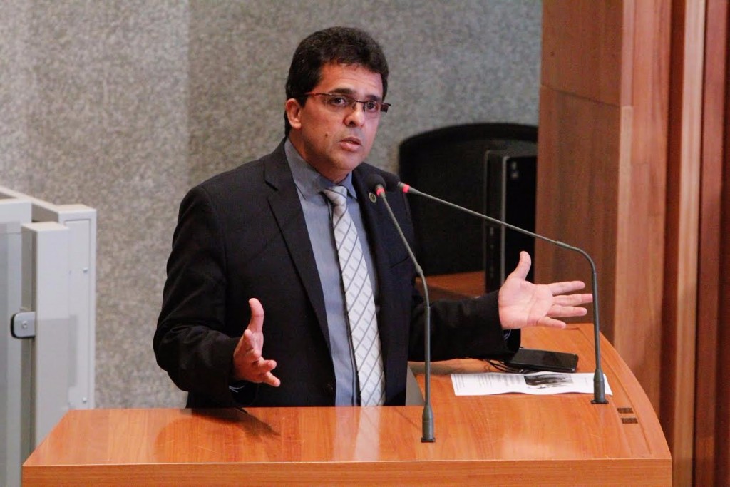 Ricardo Vale assume liderança do PT para comandar oposição a Rollemberg ...