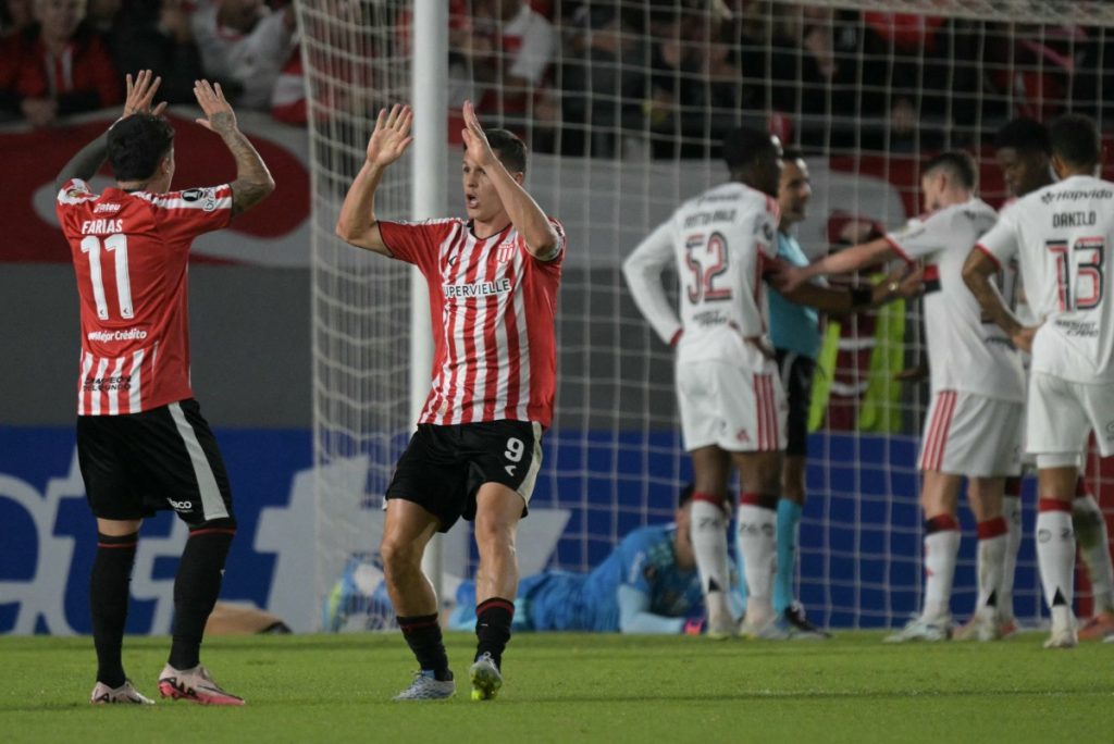 Estudiantes 1 x 1 Flamengo: do acerto de Luiz Araújo ao erro de Vitão ...