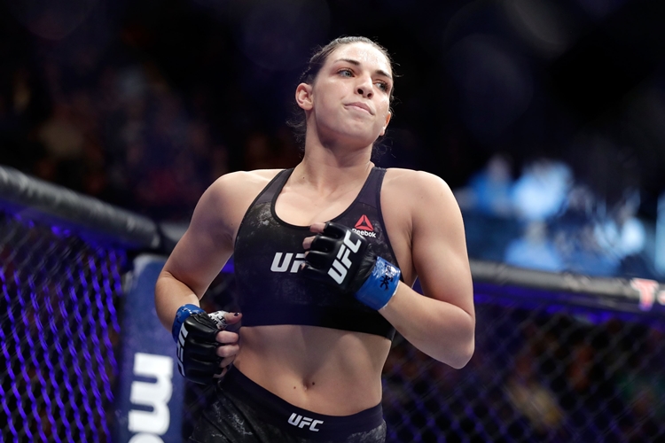 UFC 222: Yoder v Dern - Elas no ataque