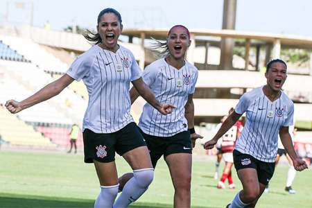 Corinthians - Elas no ataque