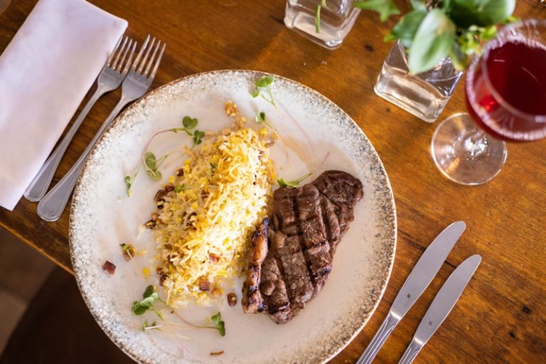 Menu executivo em três etapas no restaurante Zeh Gastronomia Coeva ...