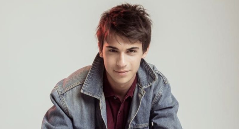 "Nem ator, nem músico. Sou um artista" diz Dani Flomim